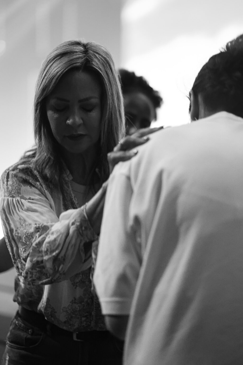 Jennifer Eivaz – Prophet, Pastor, Bestselling Author, International Speaker